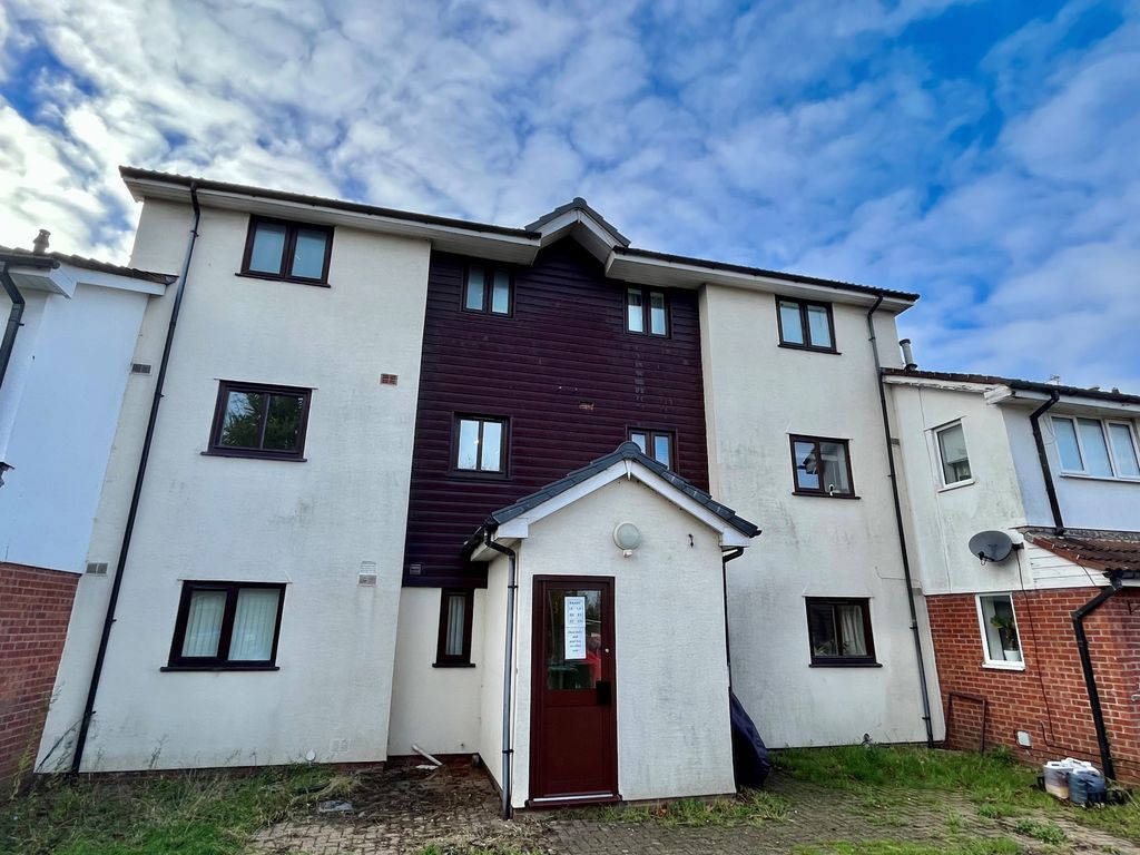 2 bed flat to rent in Felbridge Close, Cardiff CF10 - Zoopla