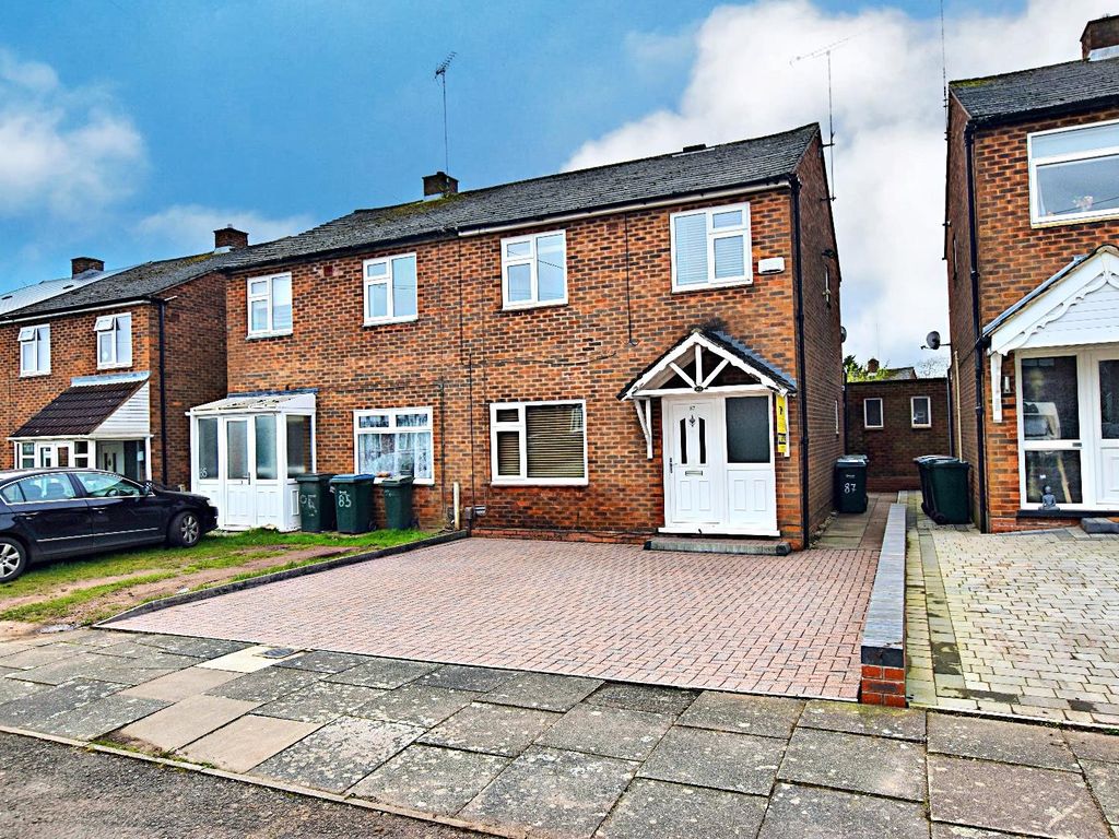 3 Bed Semi Detached House For Sale In Barnfield Avenue Allesley