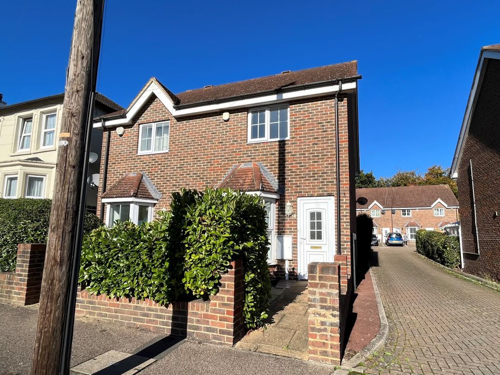 2 bed semi-detached house to rent in Beddington Grove, Wallington SM6, £1,875 pcm - Zoopla