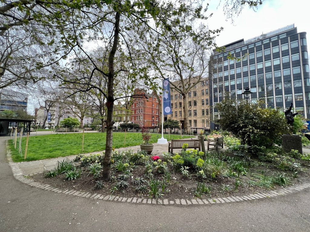 2 bed flat to rent in Red Lion Square, London WC1R, £3,250 pcm - Zoopla