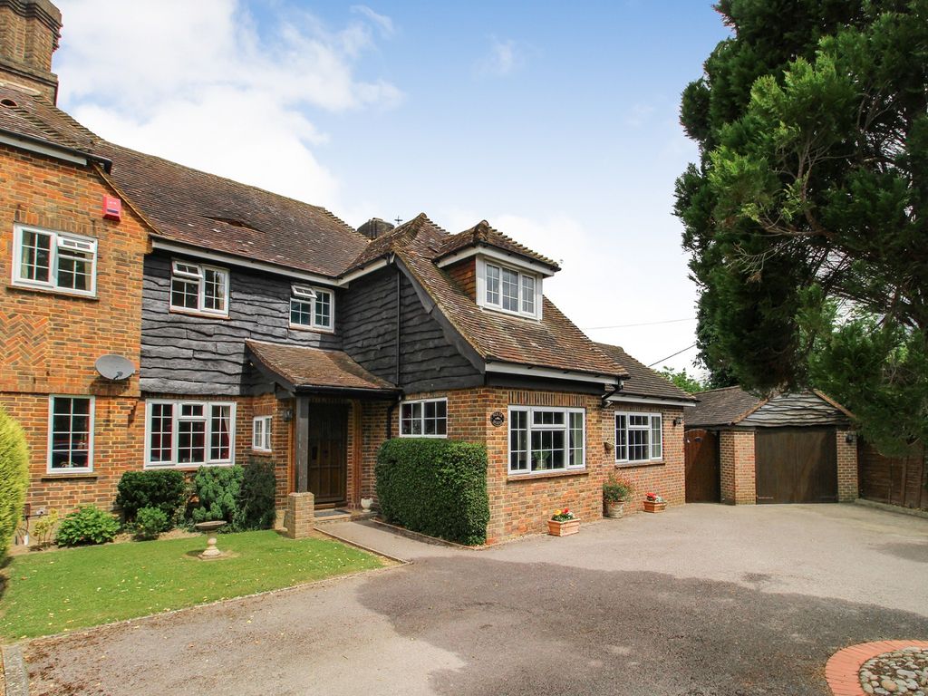 4 Bed Semi Detached House For Sale In Rusper Road Crawley West Sussex