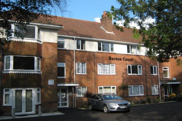 2 bed flat to rent in 306 Poole Road, Poole BH12 - Zoopla