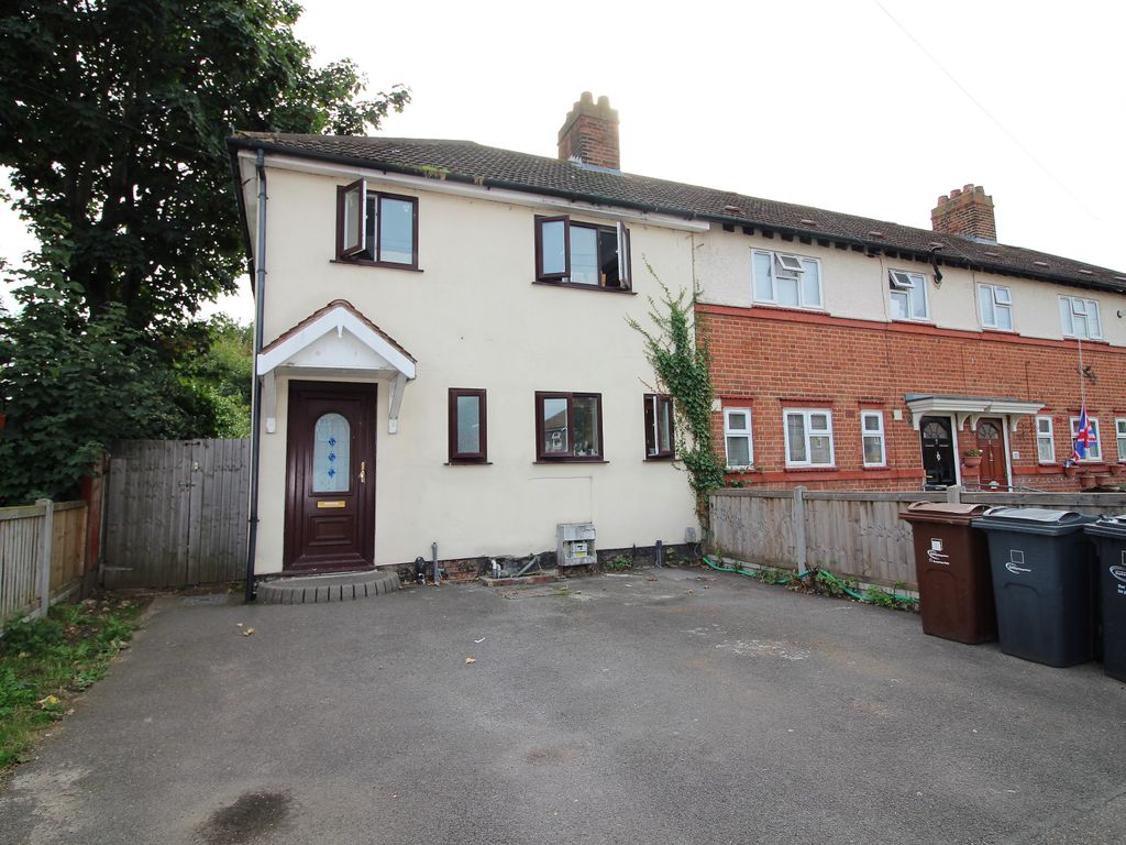4 Bed End Terrace House For Sale In East Park Close Chadwell Heath