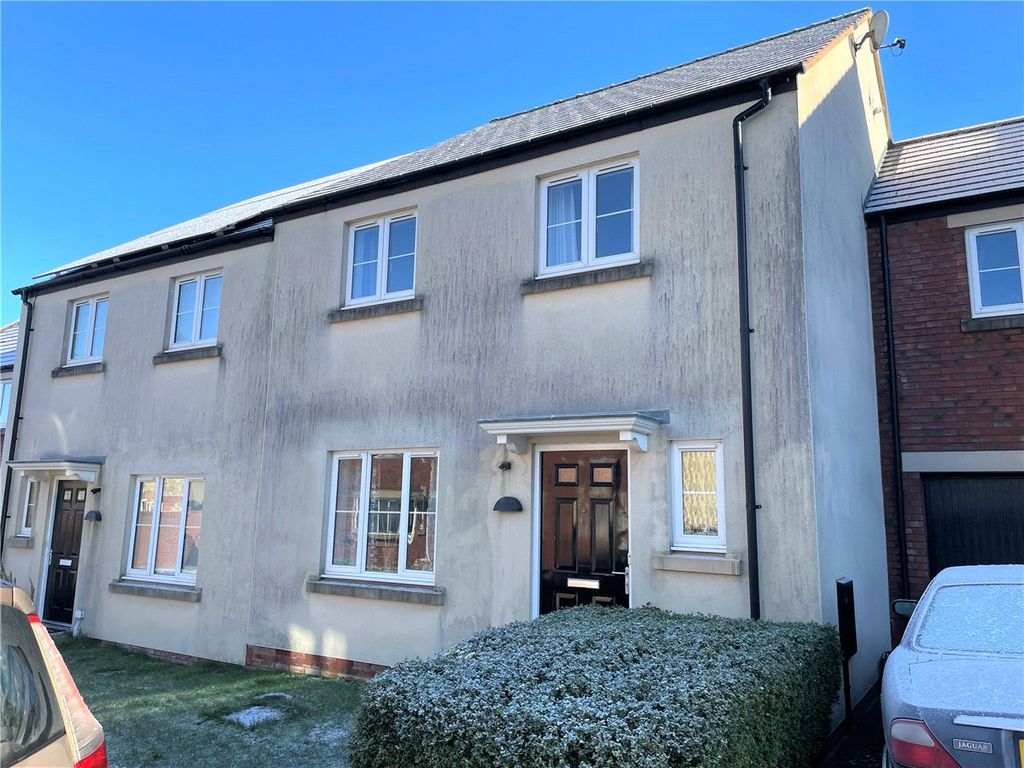 4 bed detached house to rent in White Horse Road, St Johns Park, Marlborough, Wiltshire SN8 - Zoopla