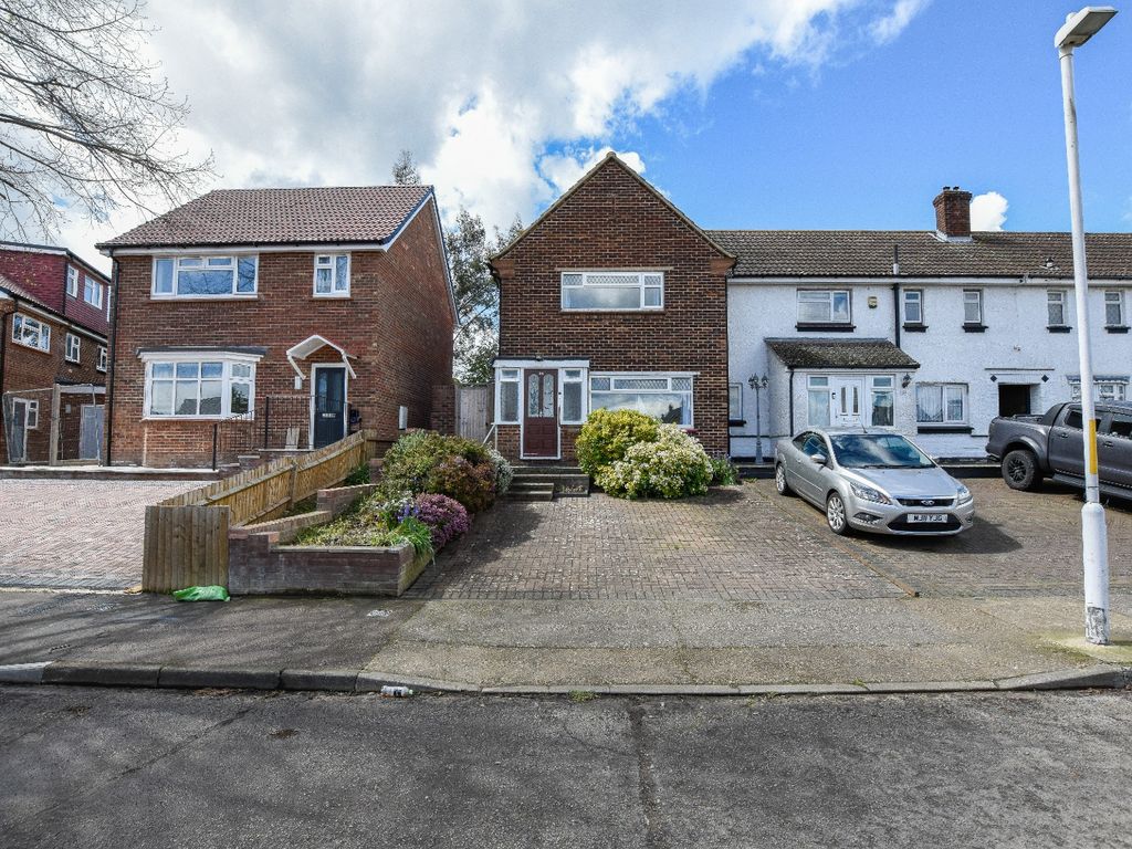 2 bed end terrace house for sale in Marks Square, Northfleet, Gravesend, Kent DA11, £330,000 ...