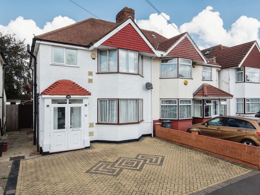 3 Bed Semi Detached House For Sale In Connaught Avenue Hounslow Tw4 £