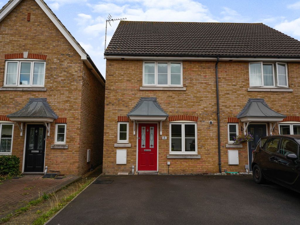 3 Bed Semi Detached House To Rent In Wise Close Stratton Swindon Sn2