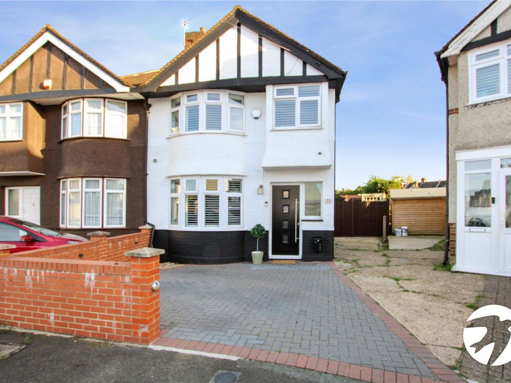 3 Bed Semi Detached House For Sale In Brent Close Dartford Kent Da2