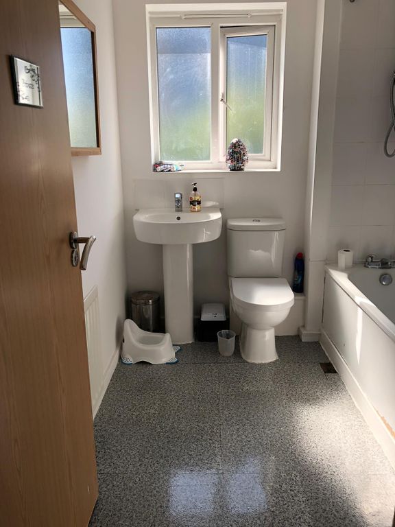 3 bed shared accommodation to rent in Stuart Street, Manchester M11, £ ...