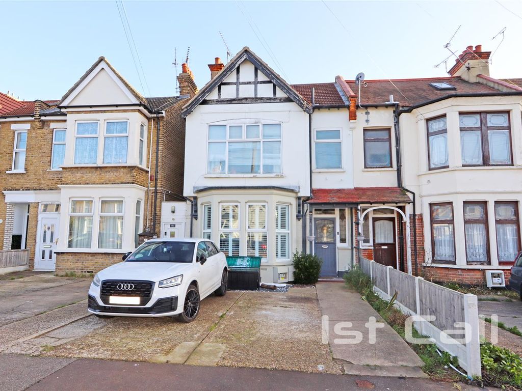 1 Bed Flat For Sale In Ilfracombe Road Southend On Sea Essex Ss2 £