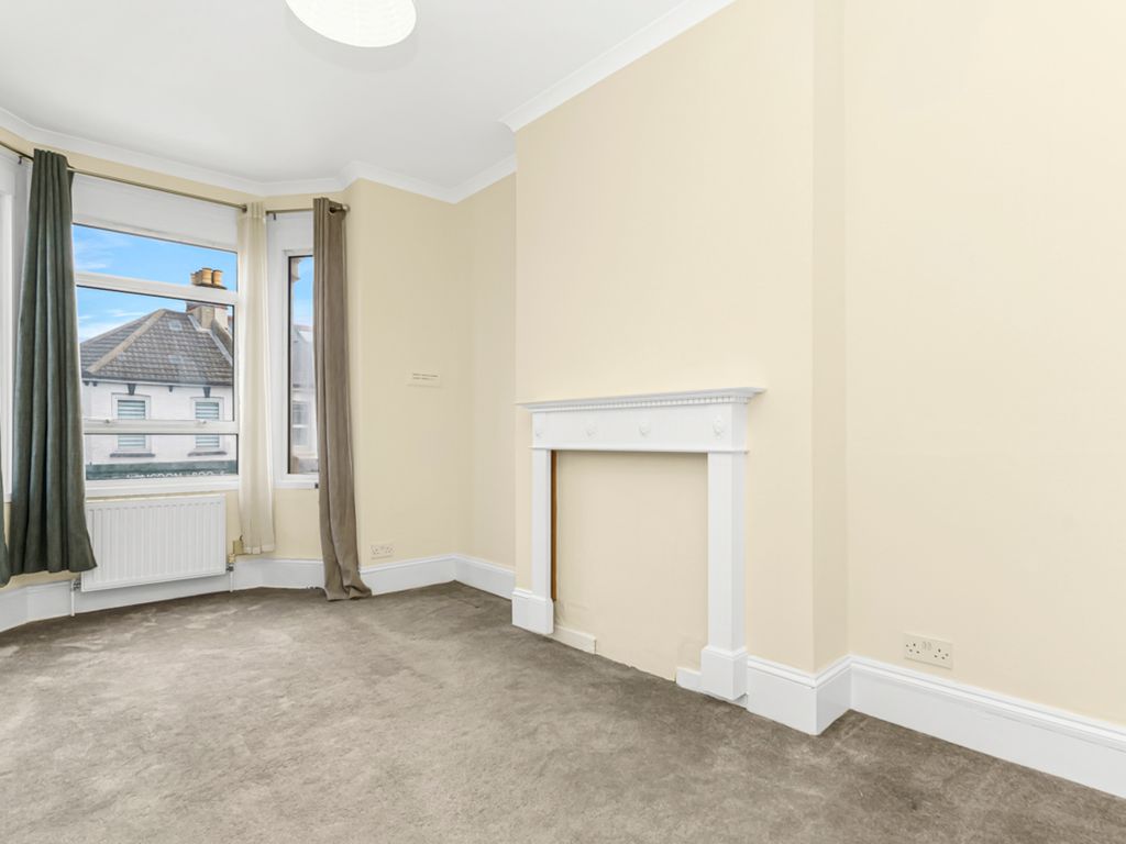 2 bed flat to rent in Haydons Road, London SW19, £1,500 pcm - Zoopla