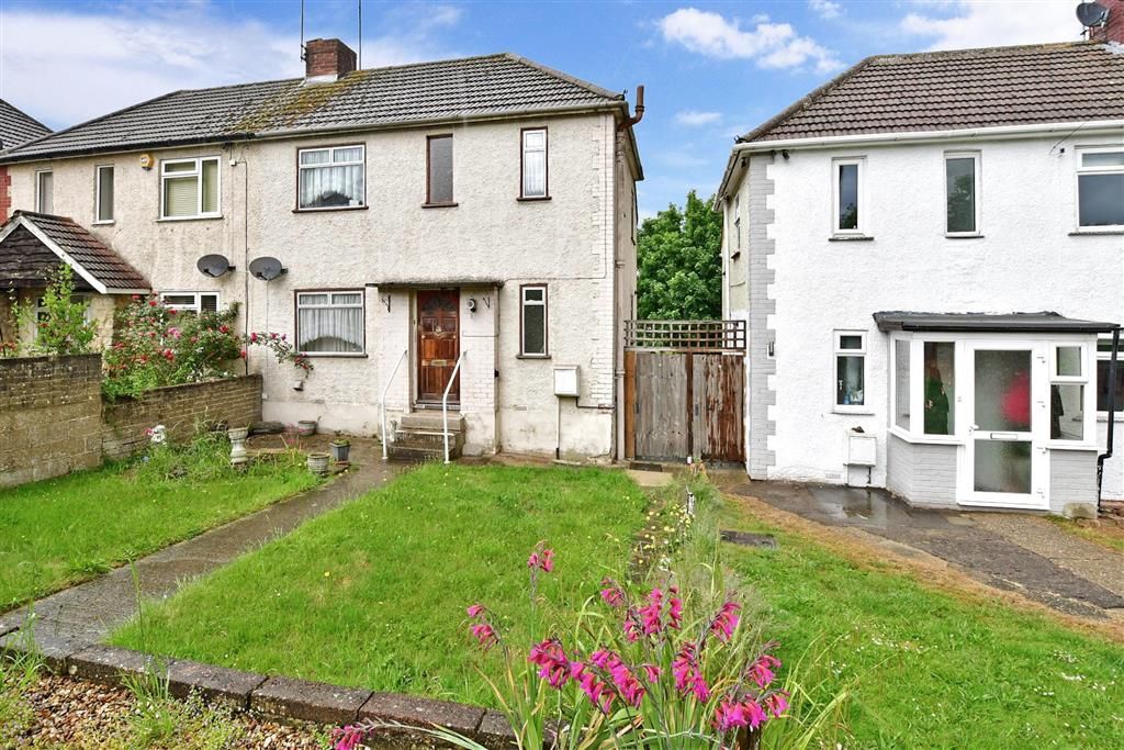 3 Bed Semi Detached House For Sale In Hawthorn Road Strood Rochester