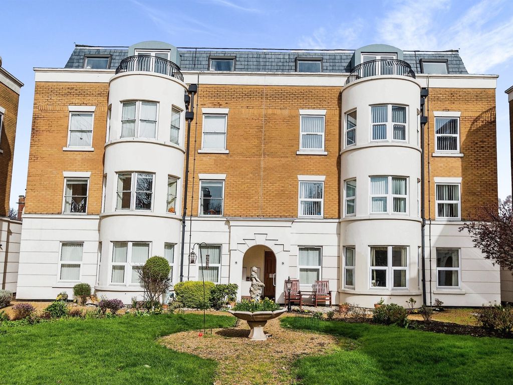 2 bed flat for sale in Grosvenor Square, Southampton SO15 - Zoopla