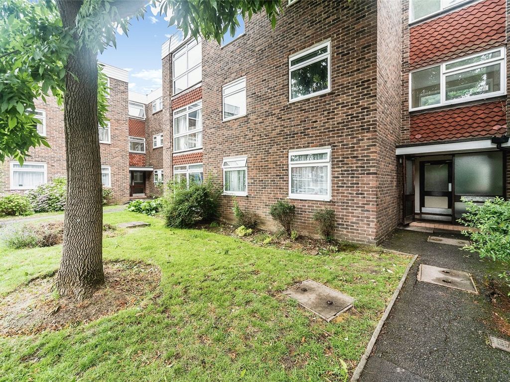 2 bed flat for sale in Glena Mount, Sutton SM1 - Zoopla