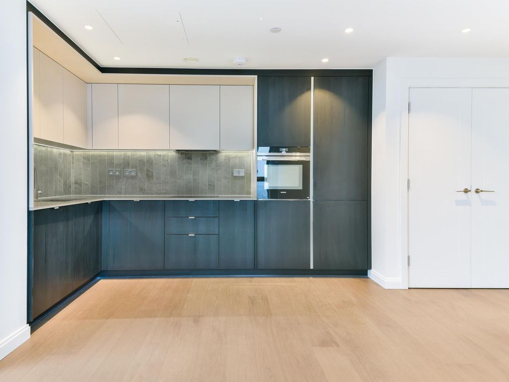 2 bed flat to rent in Phoenix Court, Oval Village, London SE11, £3,553 ...