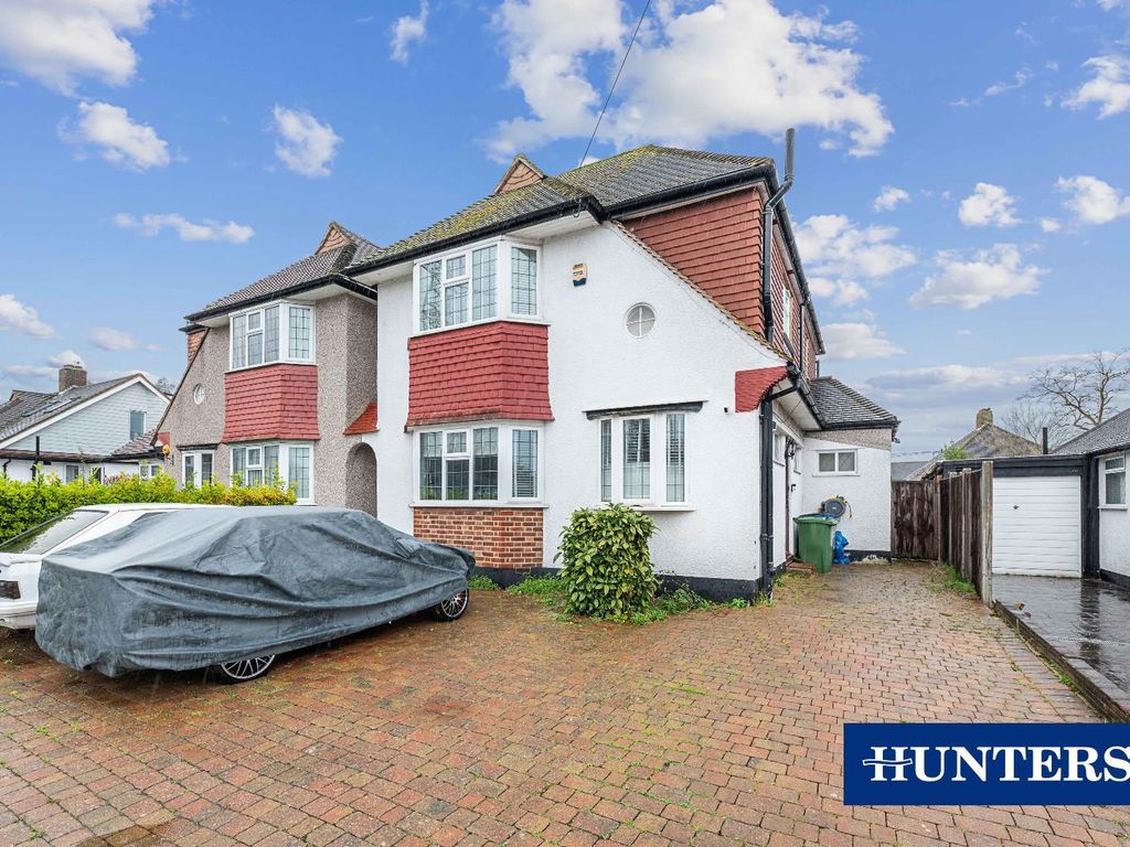 4 bed detached house for sale in Burford Road, Worcester Park KT4, £725,000 - Zoopla