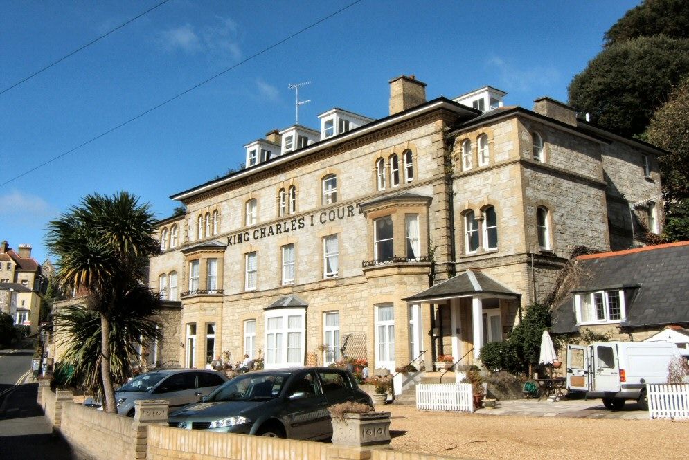 2 bed flat for sale in Grove Road, Ventnor PO38, £150,000 - Zoopla