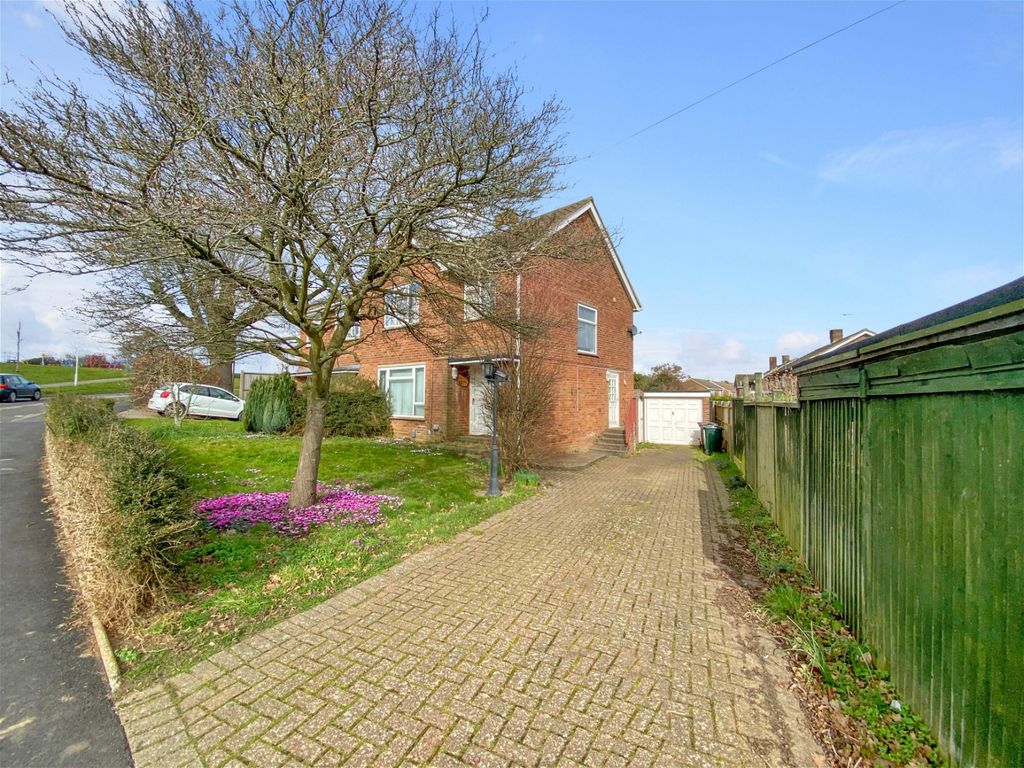 3 Bed Semi Detached House For Sale In Rylands Road Kennington Ashford