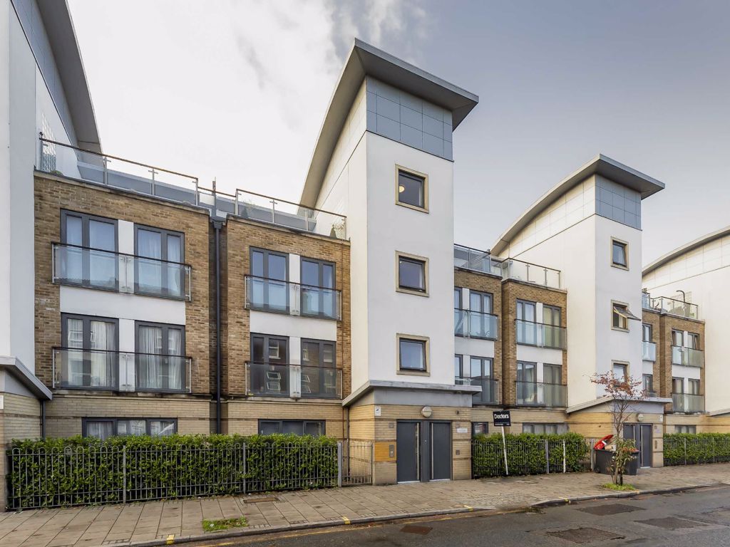 2 bed flat for sale in Harrow Road, London NW10 - Zoopla