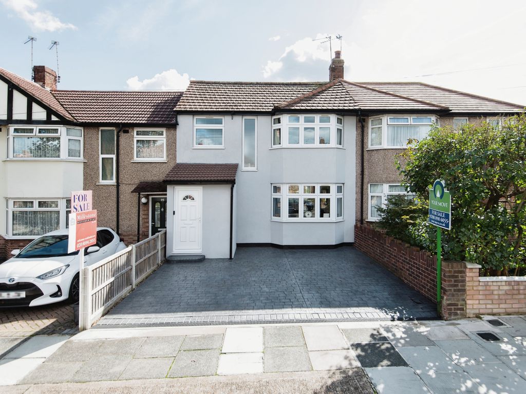 3 Bed Terraced House For Sale In Hall Farm Drive Whitton Twickenham