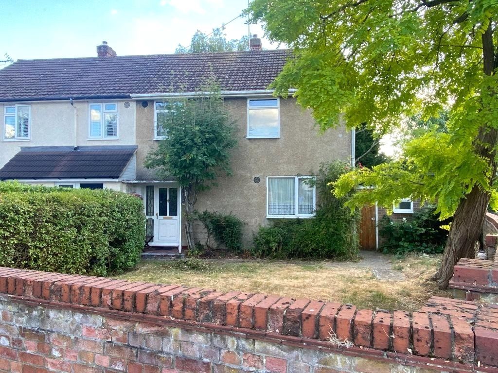 3 Bed Semi Detached House For Sale In Blackthorn Crescent Farnborough