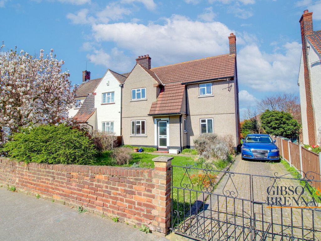 3 Bed Semi Detached House For Sale In North Road Purfleet On Thames