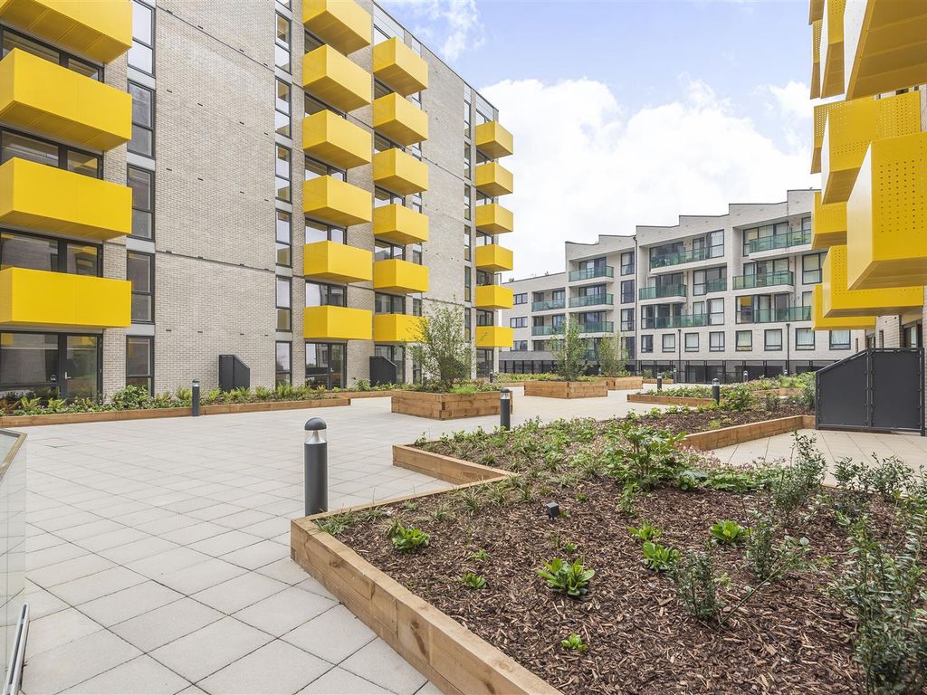 1 bed flat to rent in Machine Works House, Pressing Lane, Hayes UB3, £ ...