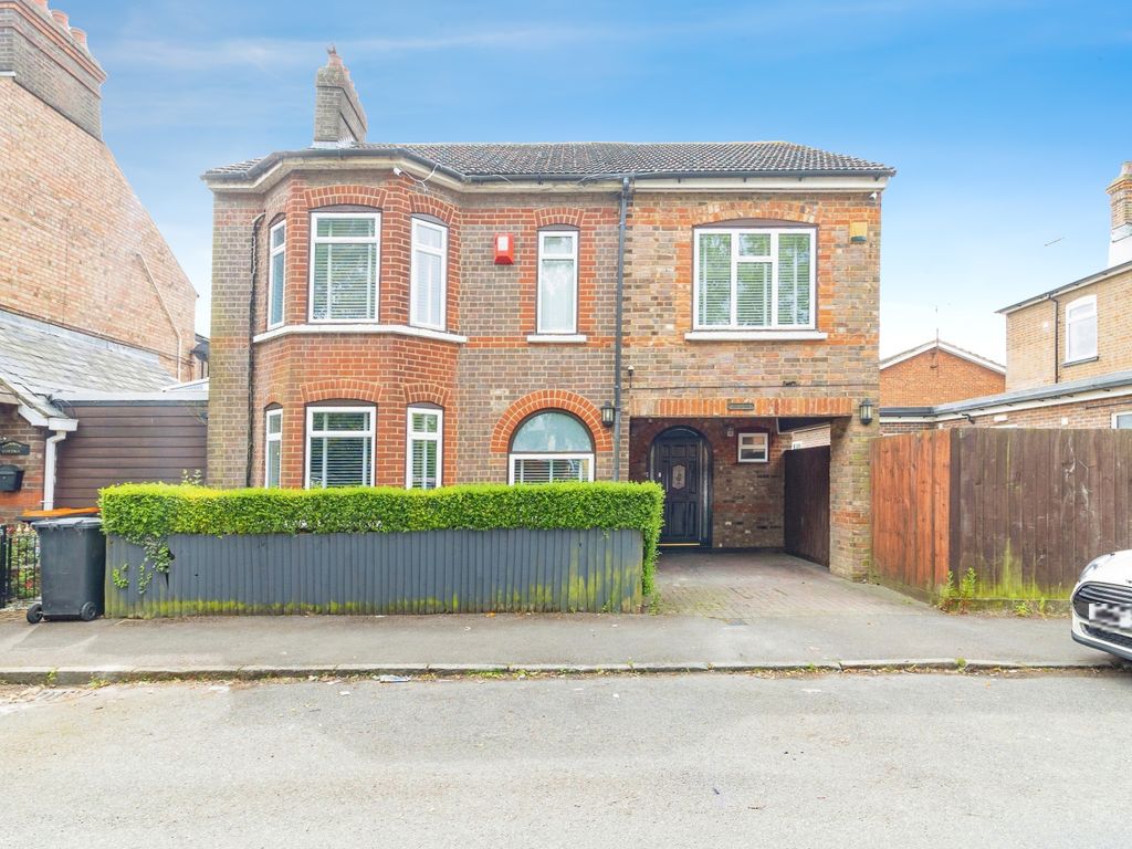 5 bed detached house for sale in Queen Street, Houghton Regis ...