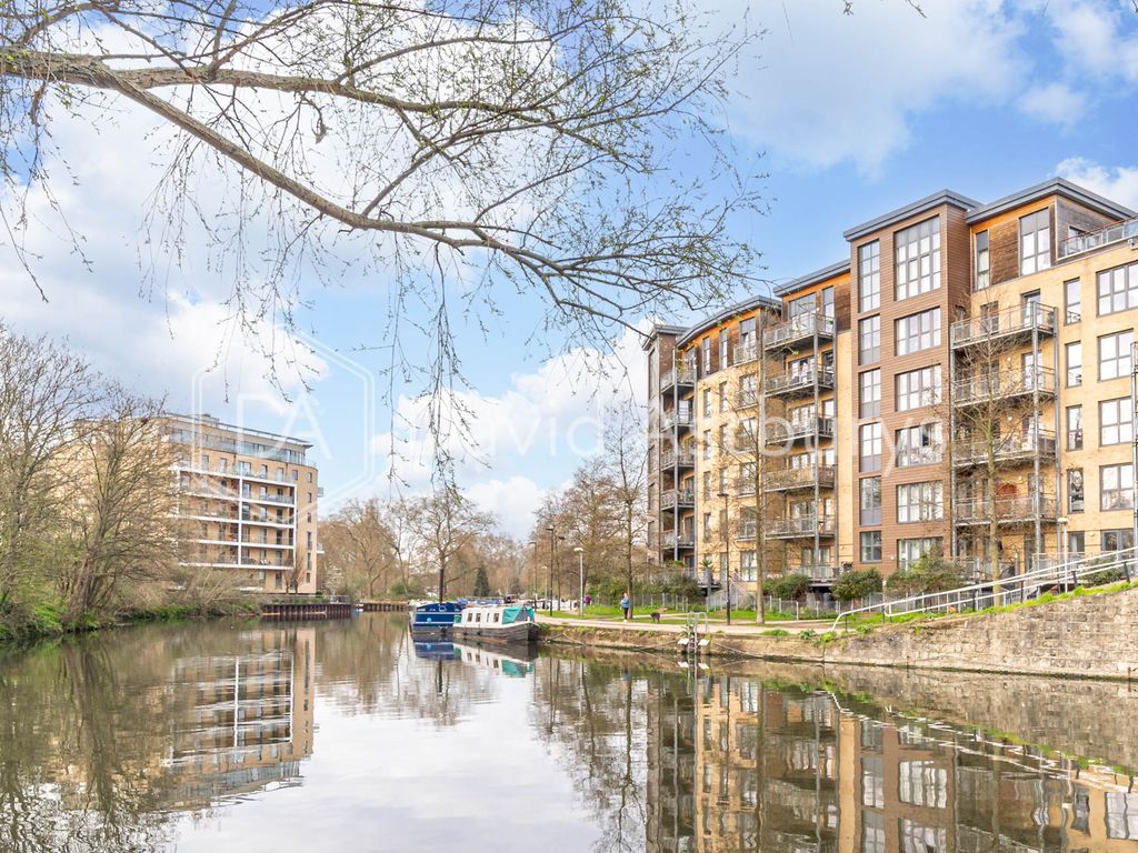 2 bed flat for sale in Harry Zeital Way, Hackney, London E5 - Zoopla