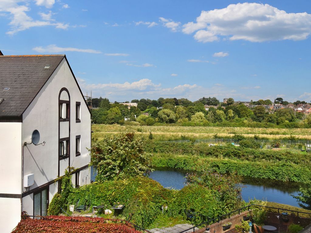 3 bed penthouse for sale in Water Lane, Exeter EX2, £270,000 - Zoopla