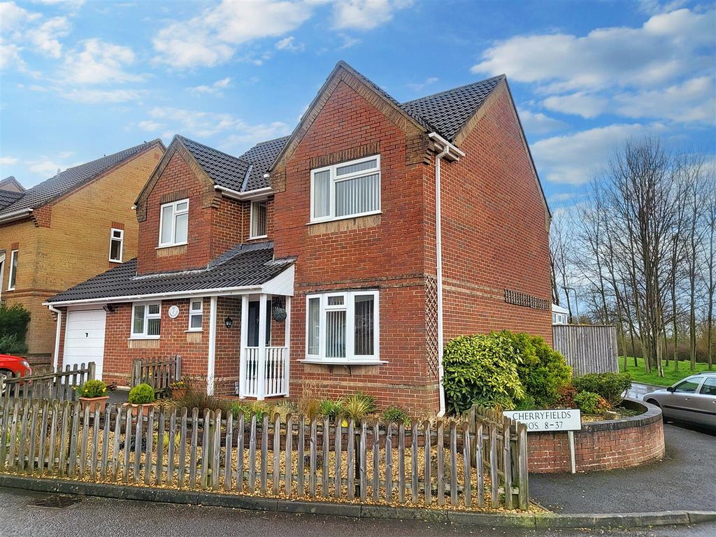 4 bed detached house for sale in Cherryfields, Gillingham SP8, £400,000 ...