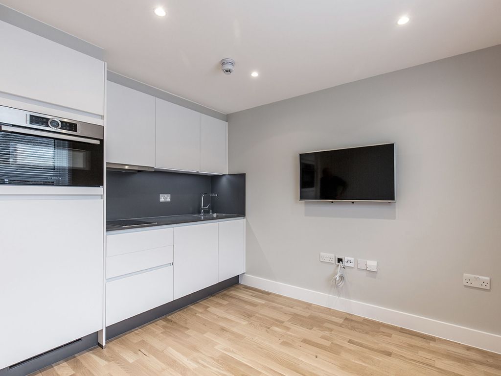 Studio to rent in Croxley Road, London W9 - Zoopla