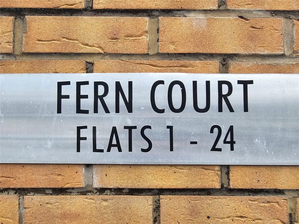 1 bed flat for sale in Fern Court, 106 Lodge Lane RM5, £230,000 - Zoopla