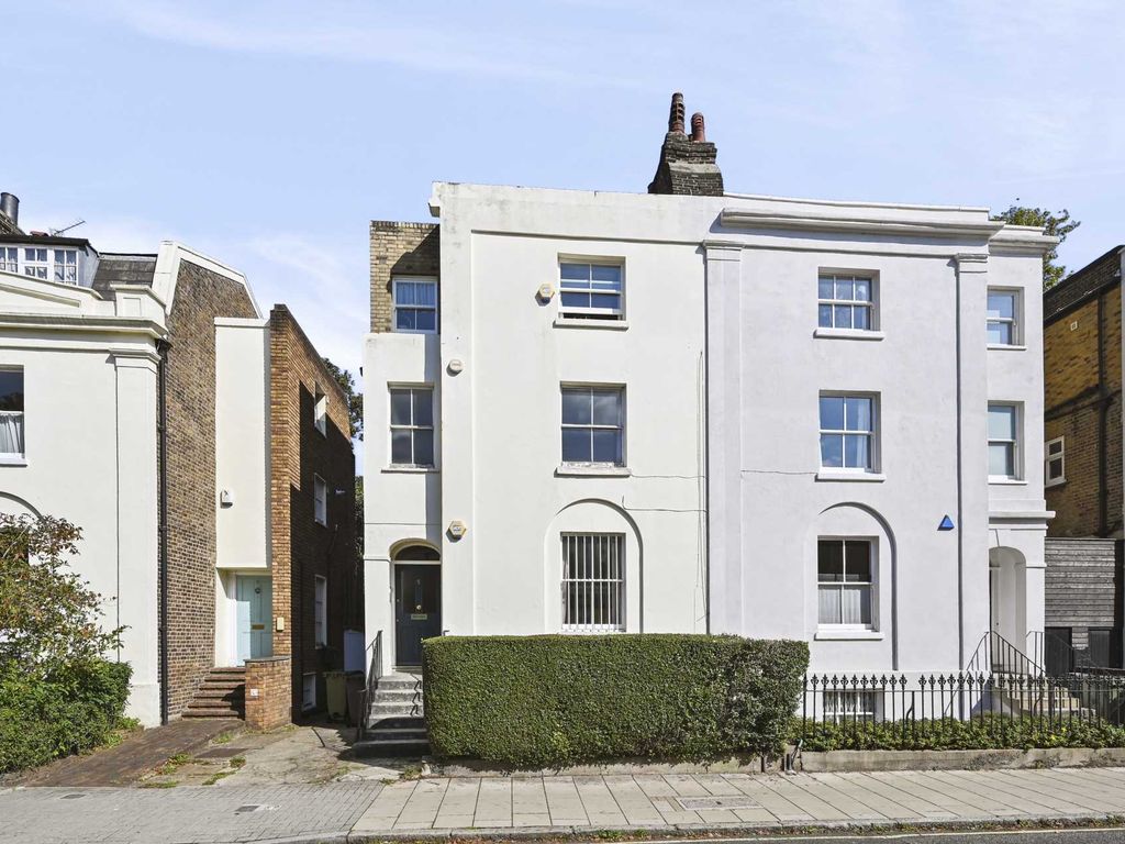 1 bed flat to rent in Stockwell Park Road, London SW9 - Zoopla