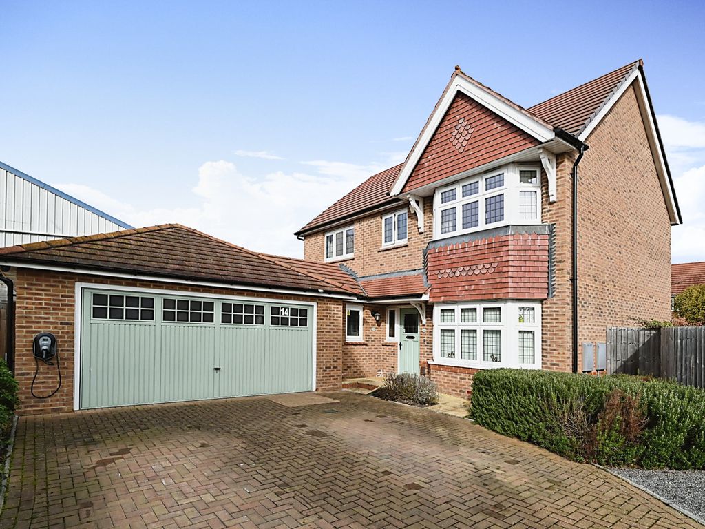 4 bed detached house for sale in Gemini Road, Woodley, Reading RG5 - Zoopla