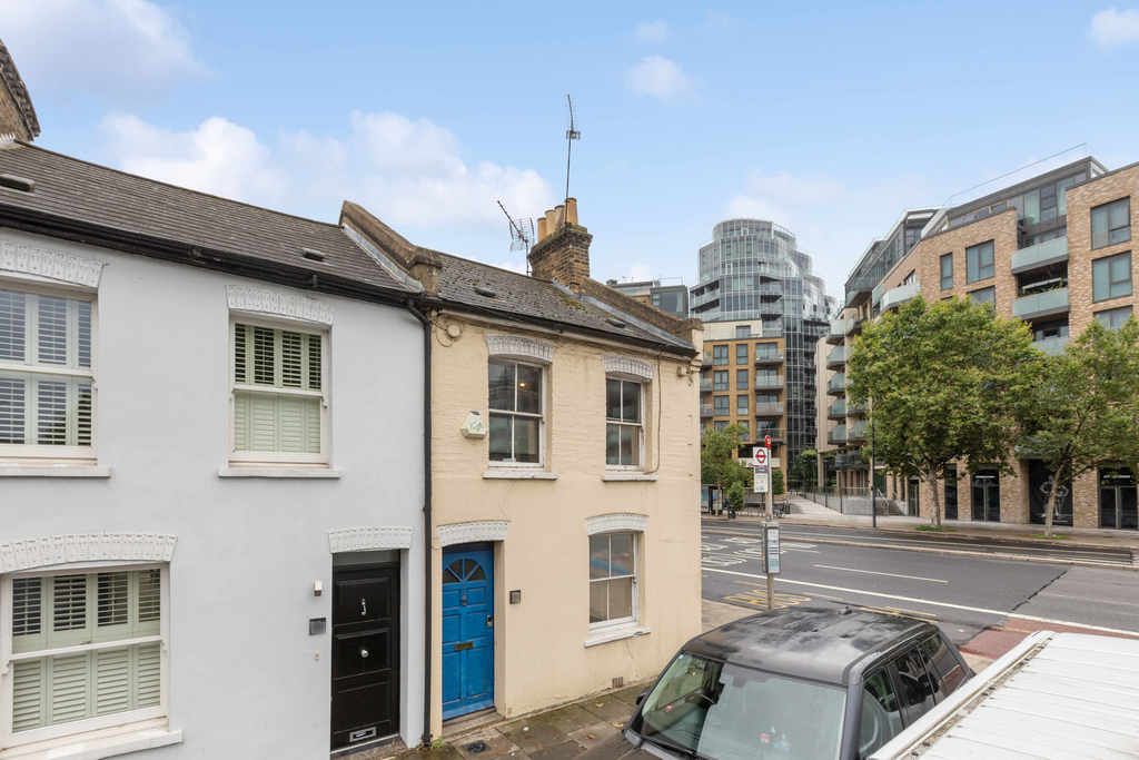 2 bed end terrace house for sale in Eltringham Street, London SW18, £ ...