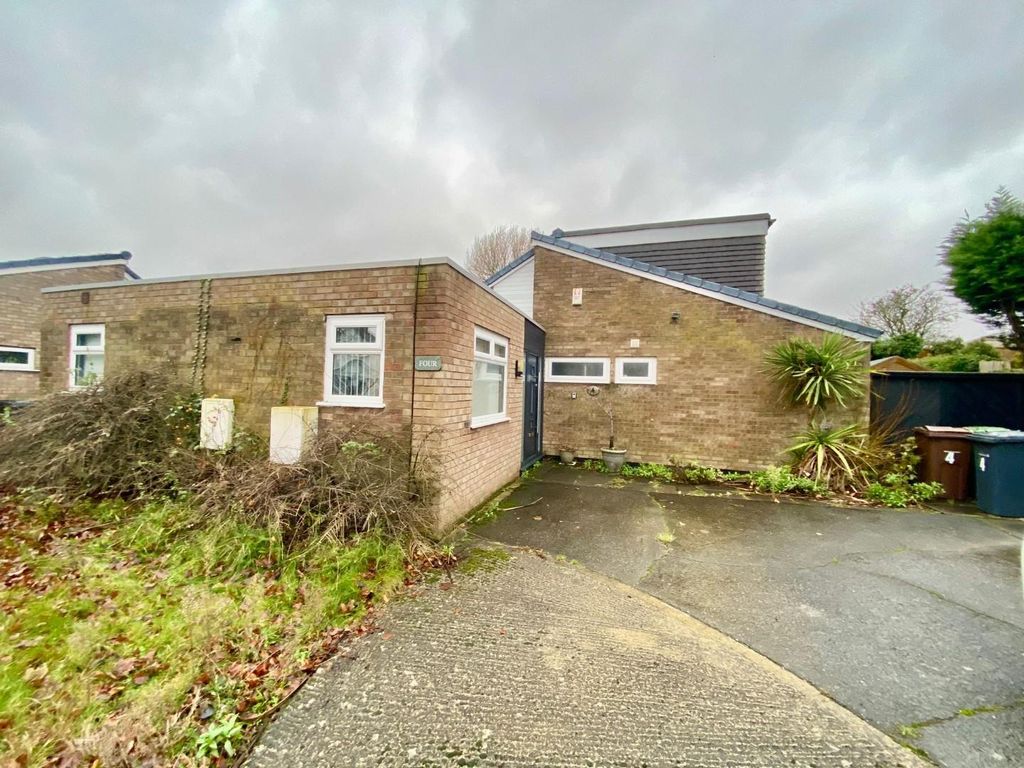 4 bed detached bungalow for sale in Thornbeck Avenue, Hightown ...