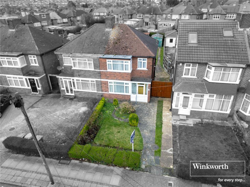 3 Bed Semi Detached House For Sale In Girton Avenue Kingsbury London