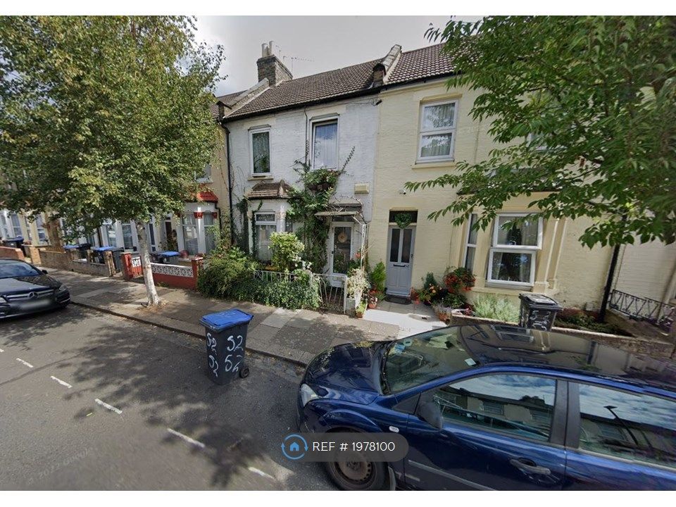 4 bed terraced house to rent in Shrubbery Road, London N9, £2,600 pcm ...