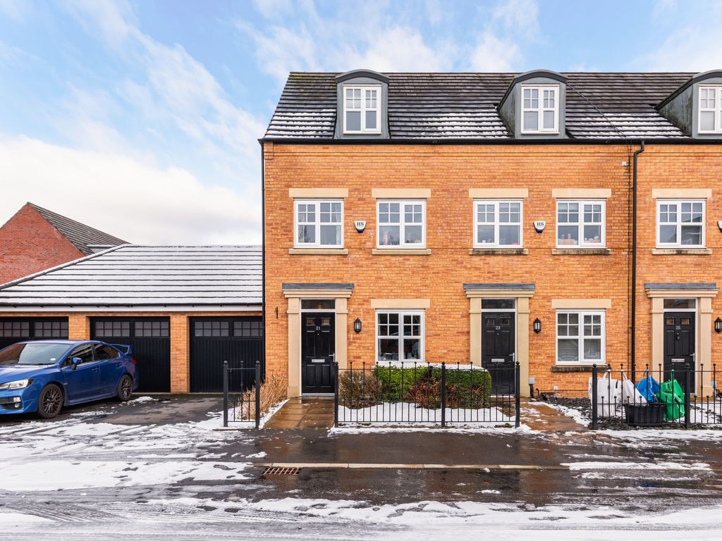 3 bed town house for sale in Crow House Farm Drive, Newton-Le-Willows ...