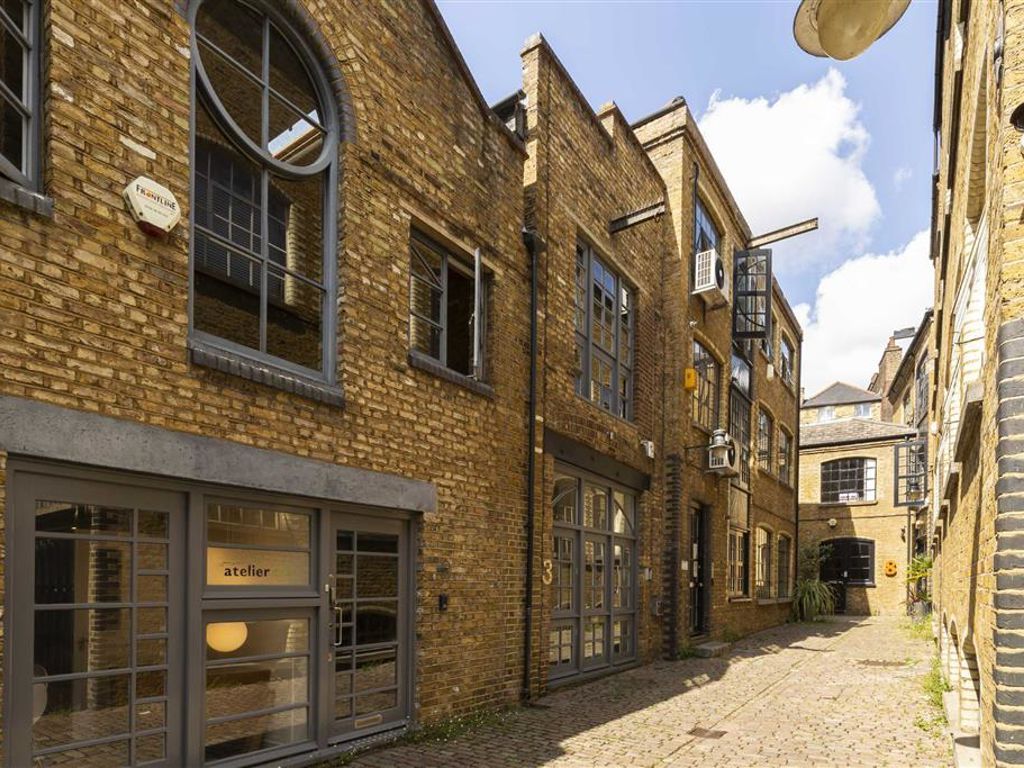 1 bed flat to rent in Printing House Yard, Hackney Road, London E2, £3,445 pcm - Zoopla