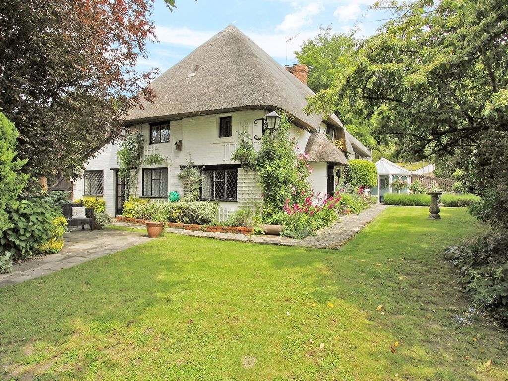 4 bed cottage for sale in Newbury Hill, Penton Mewsey, Andover SP11 ...