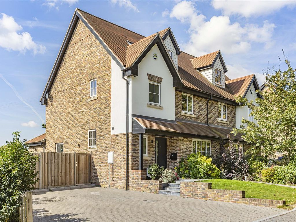 4 Bed Semi Detached House For Sale In Millers View Windmill Way Much