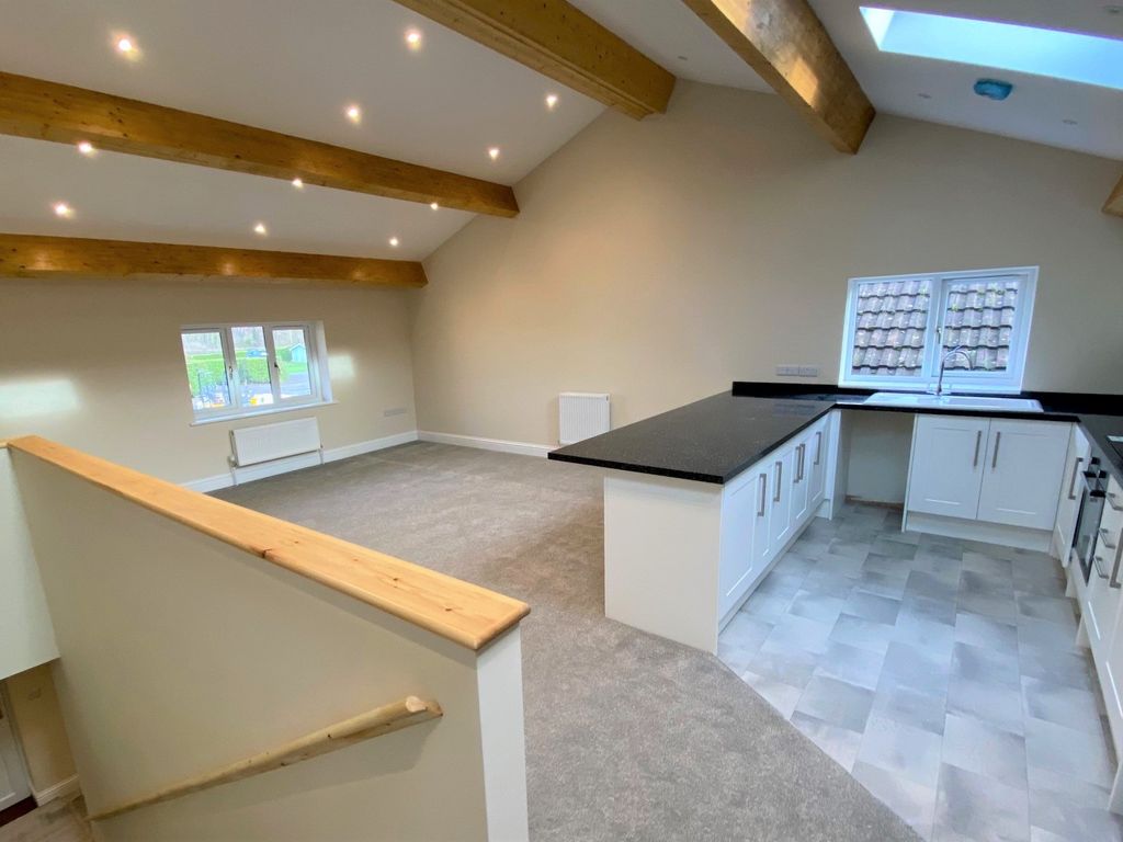 2 bed end terrace house to rent in Old Crawley Road, Faygate, Horsham ...