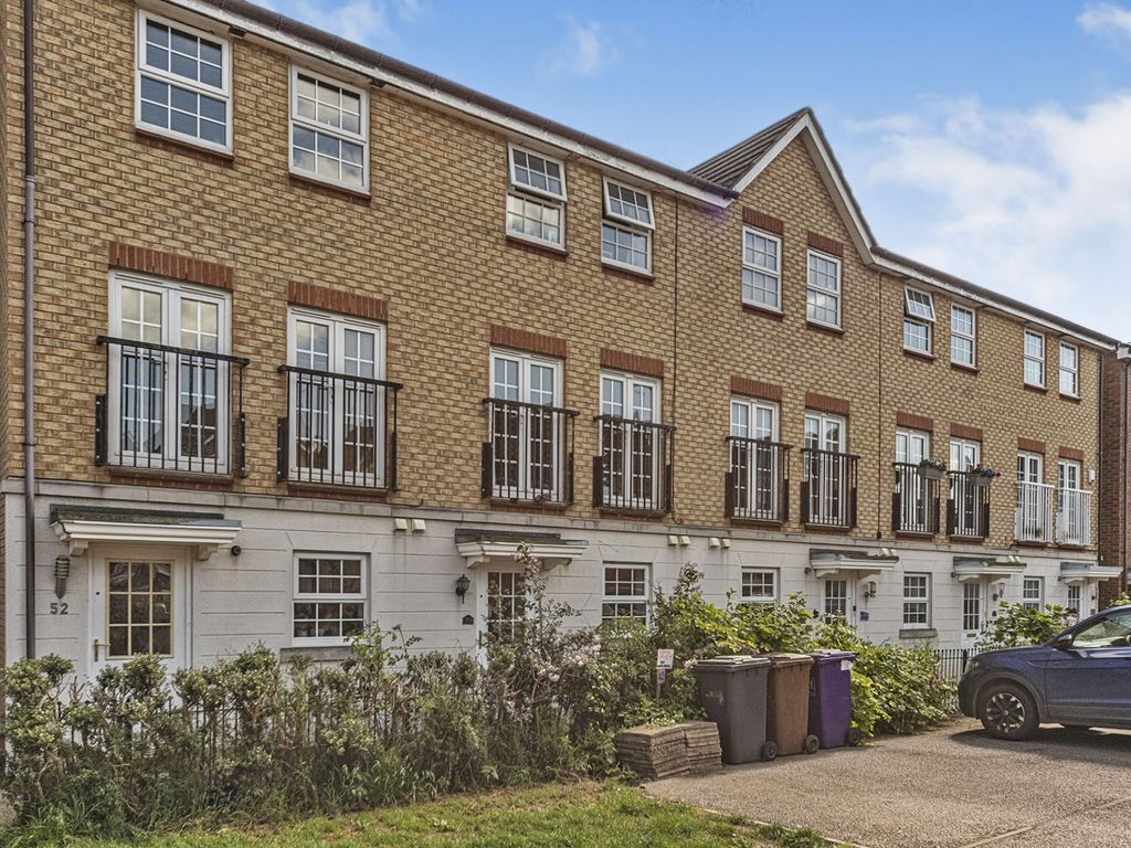 4 bed town house for sale in Cleveland Way, Great Ashby, Stevenage SG1 ...