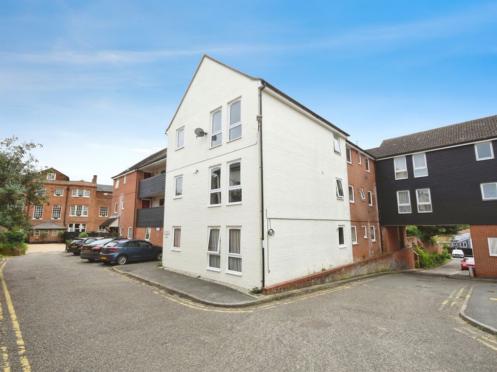1 bed flat for sale in Elizabeth Way, Halstead CO9, £140,000 - Zoopla