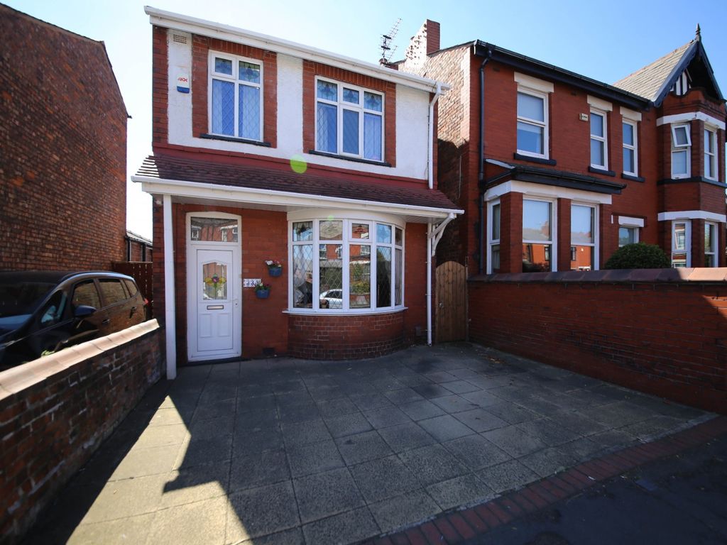 3 bed detached house for sale in Gidlow Lane, Wigan, Lancashire WN6 ...