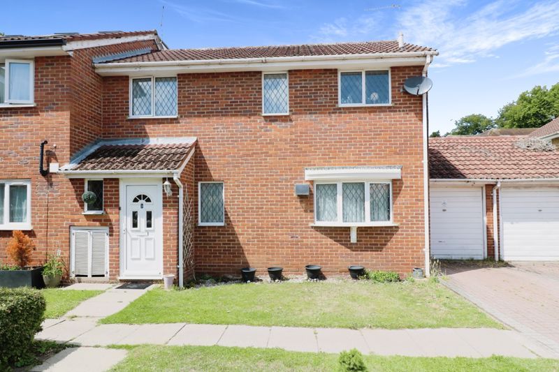 3 Bed Semi Detached House For Sale In London Road Langley Slough Sl3