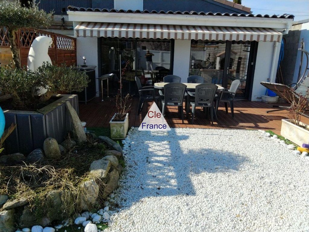 2 bed town house for sale in Cezac, Aquitaine, 33620, France, £127,291 ...