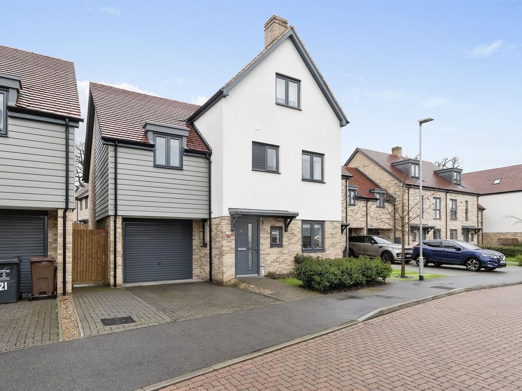 5 bed detached house for sale in Poston Place, Stevenage SG2 - Zoopla